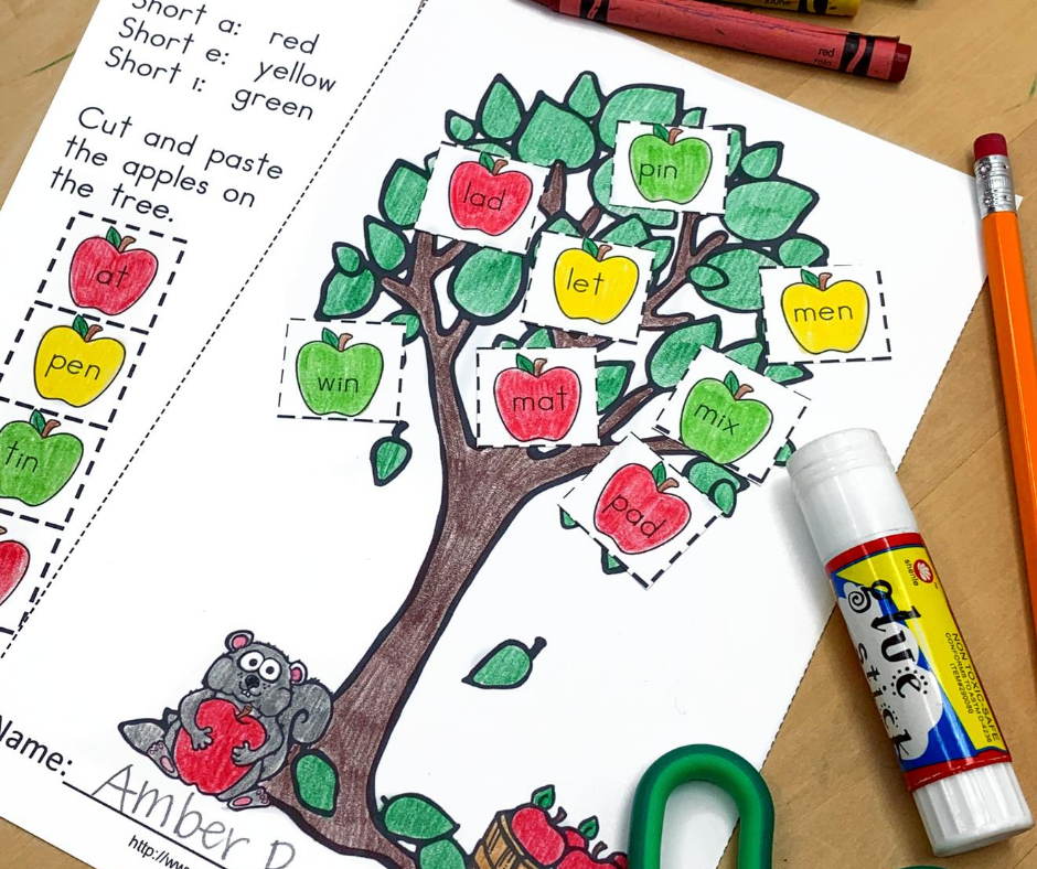 Free Phonics Worksheet - Apple Picking Edition | Mrs. Karle's Sight and ...